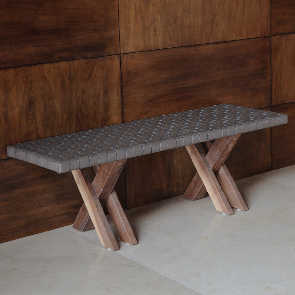 Banca en Diseño Vano – CASA NURA